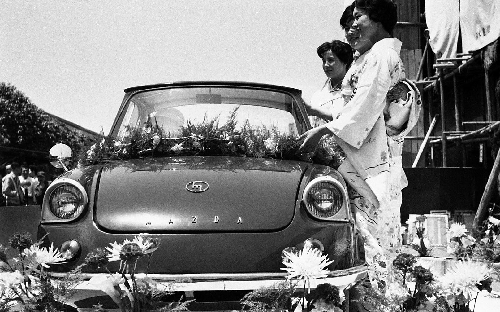 The R360 Coupe: Mazda’s first car captures hearts of Japanese public ...