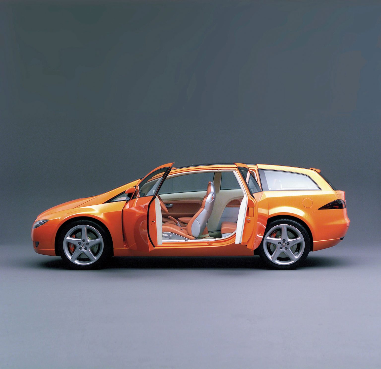 Mazda’s first MX model restored to celebrate the history of Italian ...