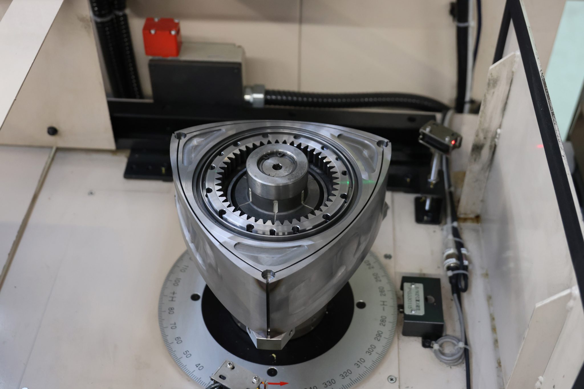 Mazda committed to the development of the rotary engine as a generator ...