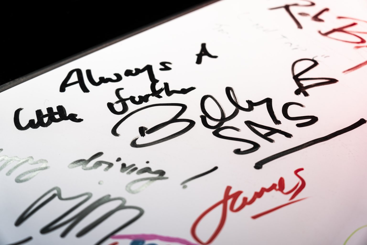 Doodle artist Luke Crump and CarFest attendees create Mazda CX-30 art ...